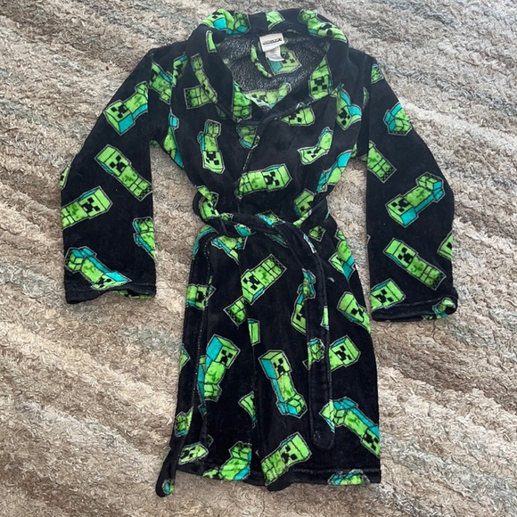 Minecraft | Pajamas | Minecraft Childs Medium Green And Black Tie Robe ...